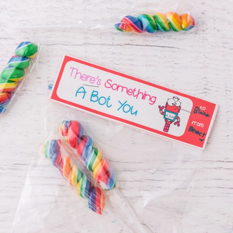 Robot Valentine Tags and Bag Toppers | Fun Family Crafts